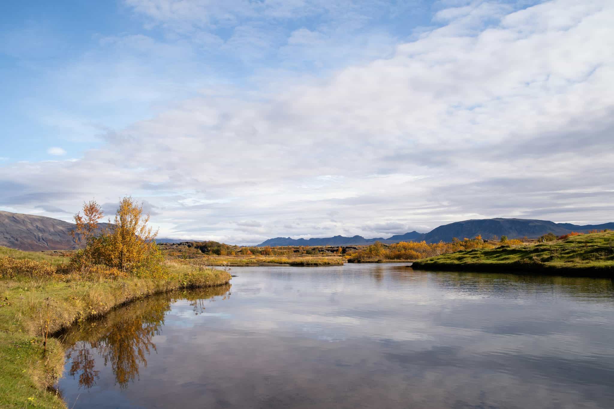 Diving in Silfra: 5 Reasons It's Worth It! - Mindful PNW Travels