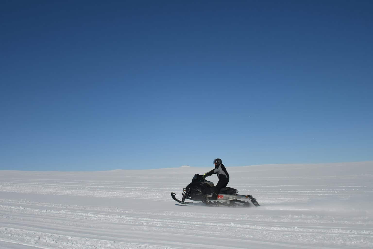 Snowmobiling In Iceland: 2026 Best Glacier Tours - Mindful PNW Travels